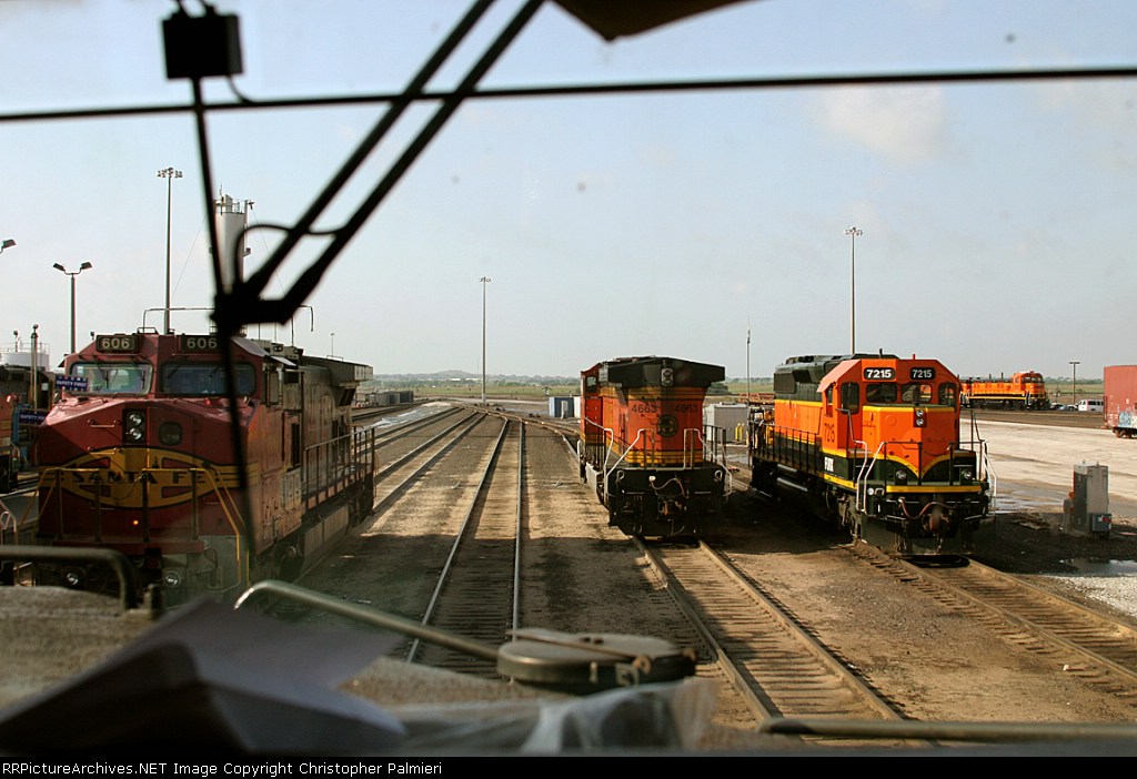 BNSF 606, BNSF 4663, and FURX 7215